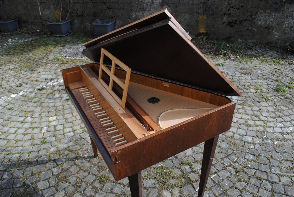 Spinett Sperrhake Passau Cembalo Spinet mit Lederkeilen (Gebraucht) in ...