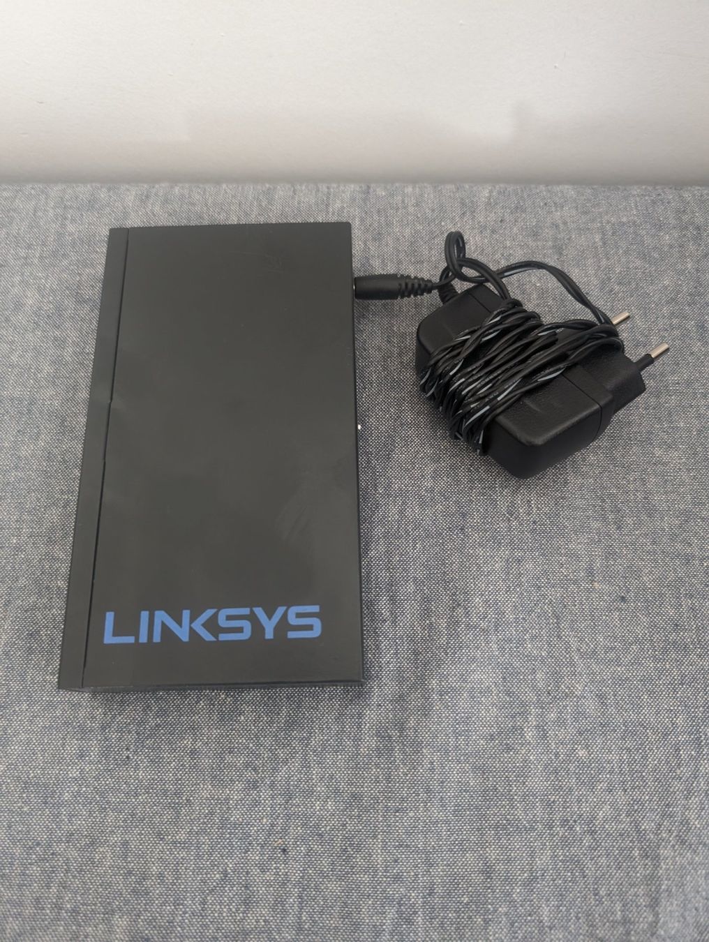 Linksys LGS108 Netzwerk-Switch 8 Ports, Top Zustand (Gebraucht) in ...