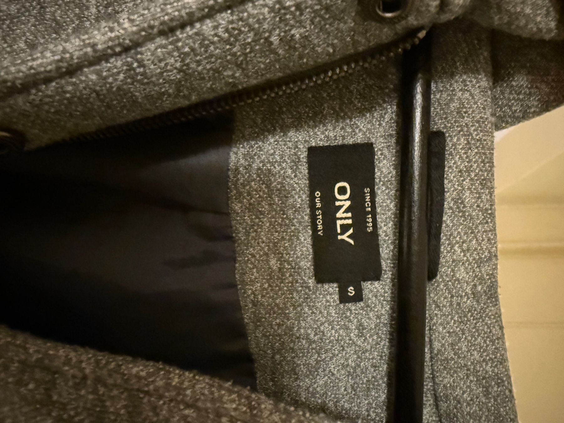 Grauer Mantel von only (Gebraucht) in Zürich für CHF 7 – mit Lieferung ...