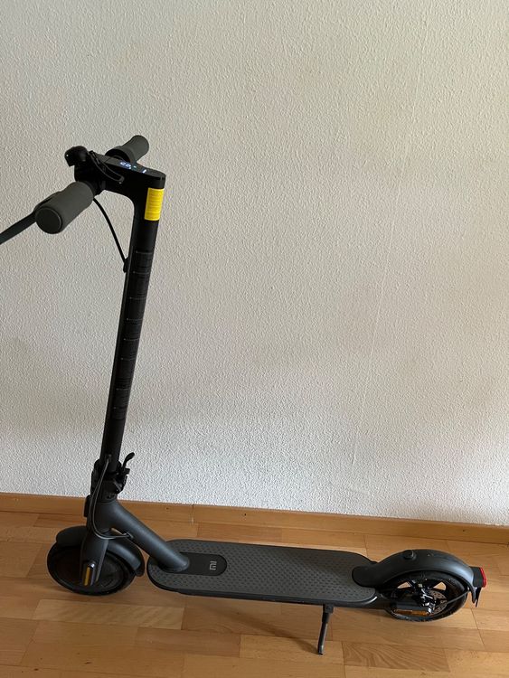 Xiaomi Mi Electric Scooter Essential (Neu (gemäss Beschreibung)) in ...