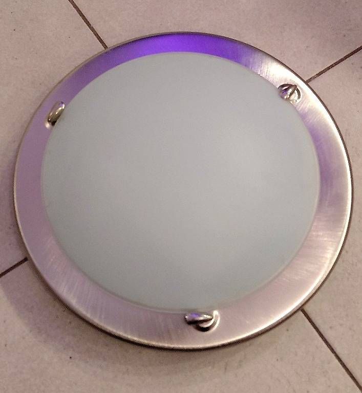 Lampe plafonnier 💡 (D'occasion) à St-Livres pour CHF 1 – avec livraison ...