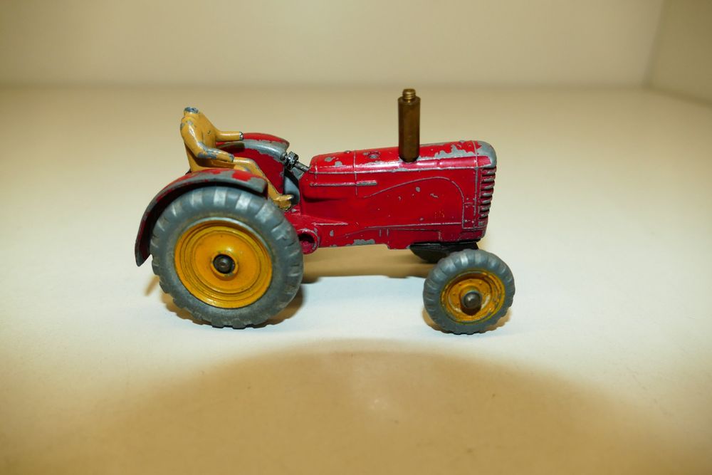 Dinky Toys: Massey Harris Tractor (Gebraucht) in Niederhasli für CHF 12 ...