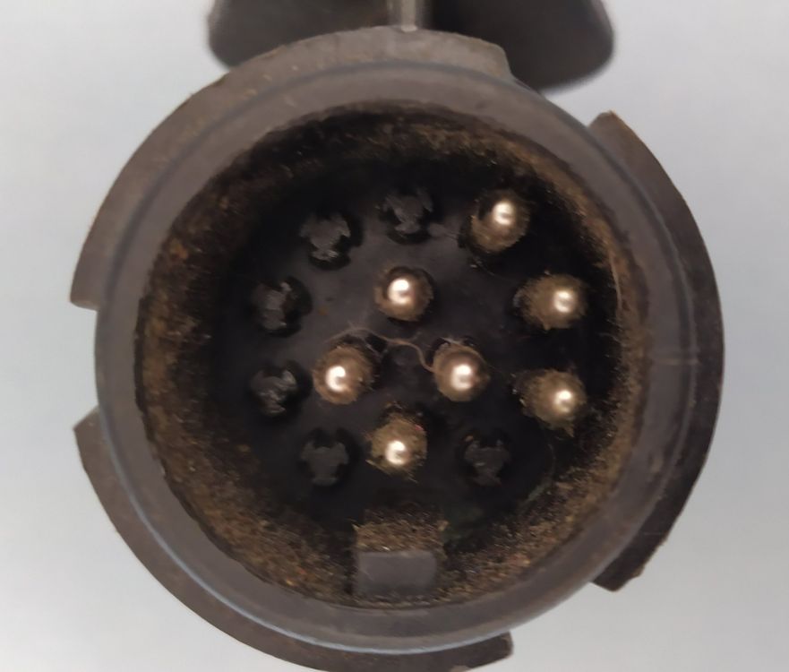 Adapter für ?? (Gebraucht) in Chezard St-Martin für CHF 1 – mit ...