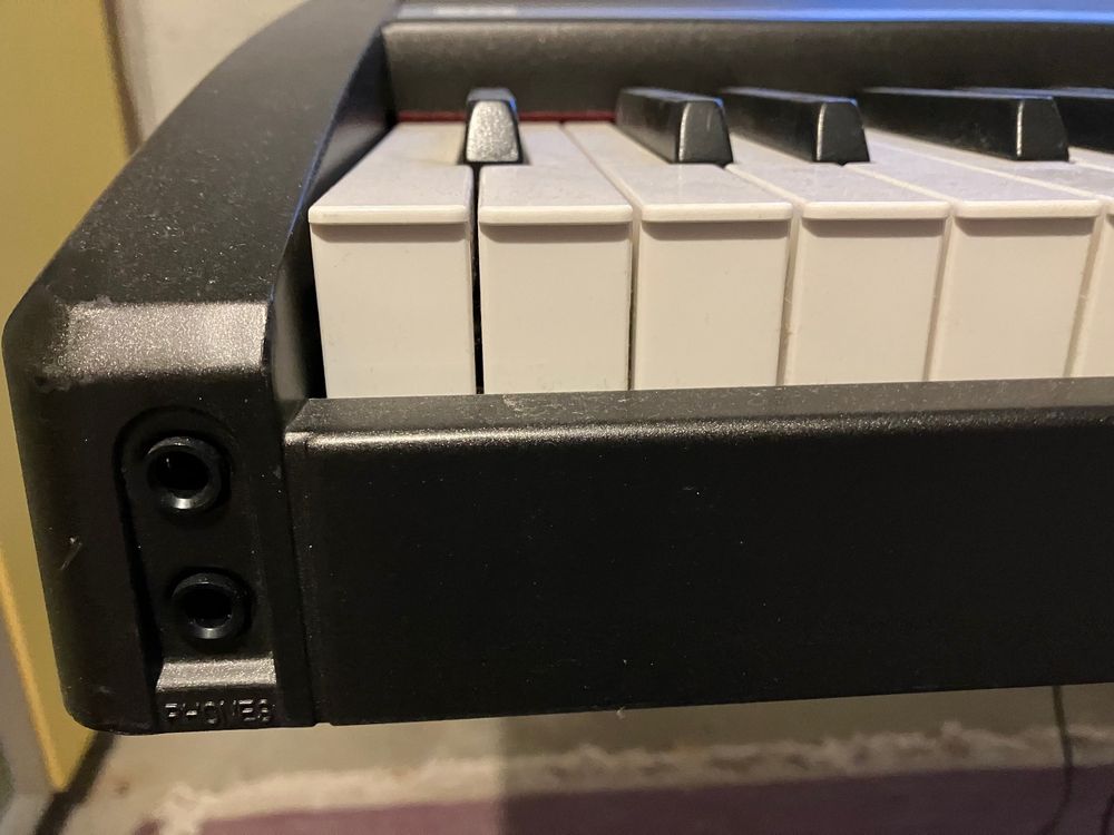 Roland Keyboard EP880 (Defekt) in Ennetbürgen für CHF 20 – nur Abholung ...