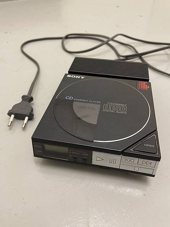SONY D-5A Vintage Discman CD Player mit AC-D50 Power Dock (Gebraucht) in Zürich für CHF 50 – nur ...