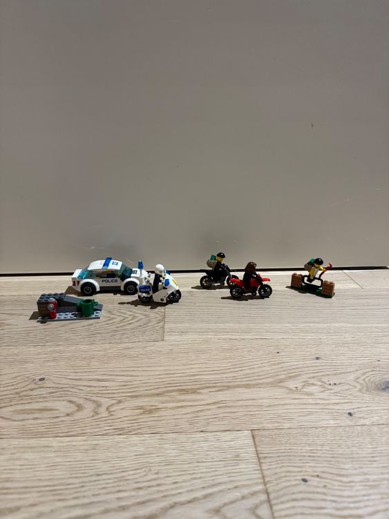 Lego City Polizei 60041 & 60042 (Gebraucht) in Aesch BL für CHF 10 ...