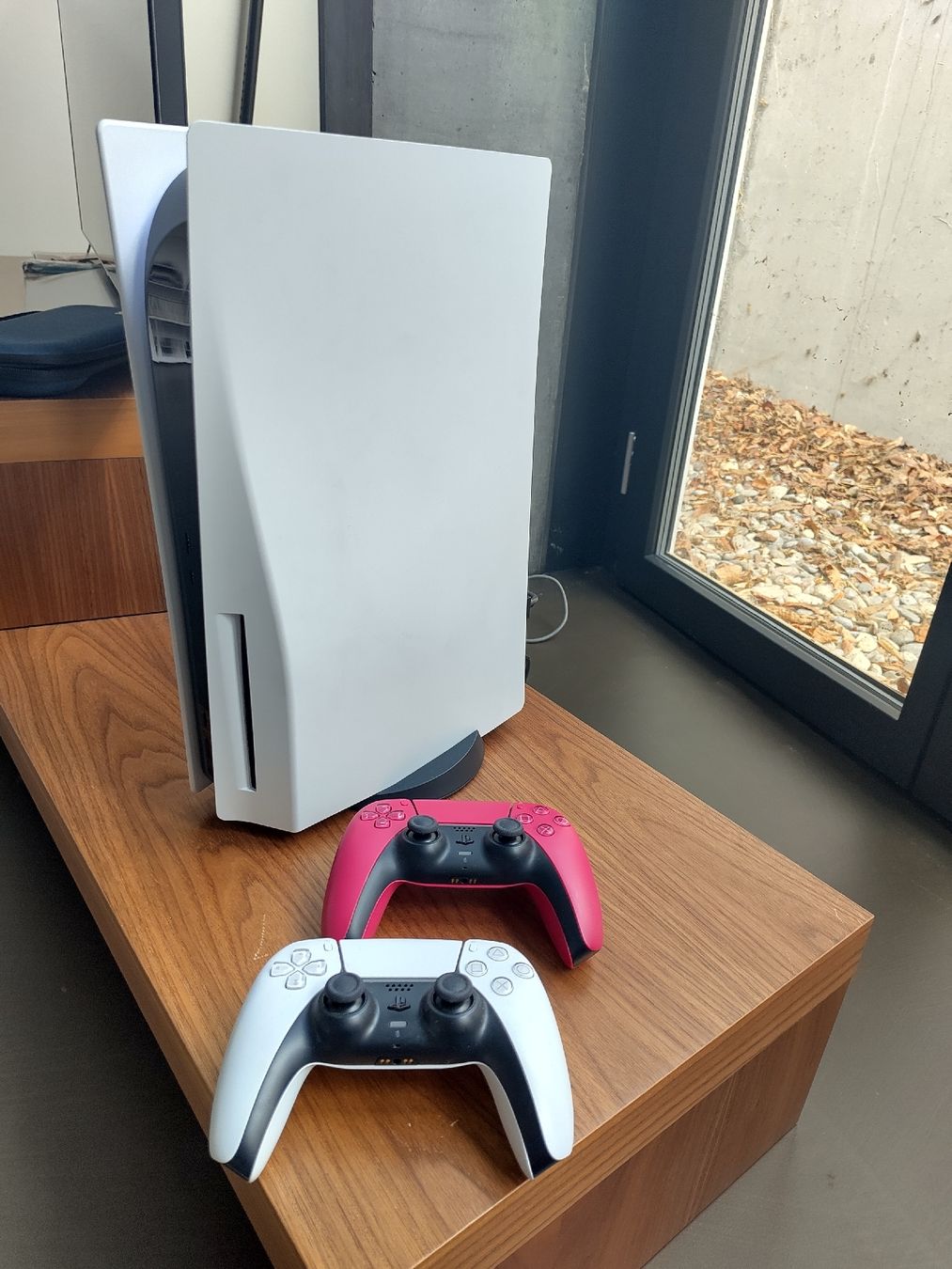 Sony Playstation 5 inkl. 2 Controller (Gebraucht) in Basel für CHF 250 ...