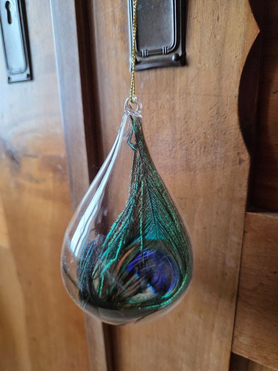 Tropfen Glas mit Pfauen Feder Dekoration Feng Shui Symbol (Gebraucht ...
