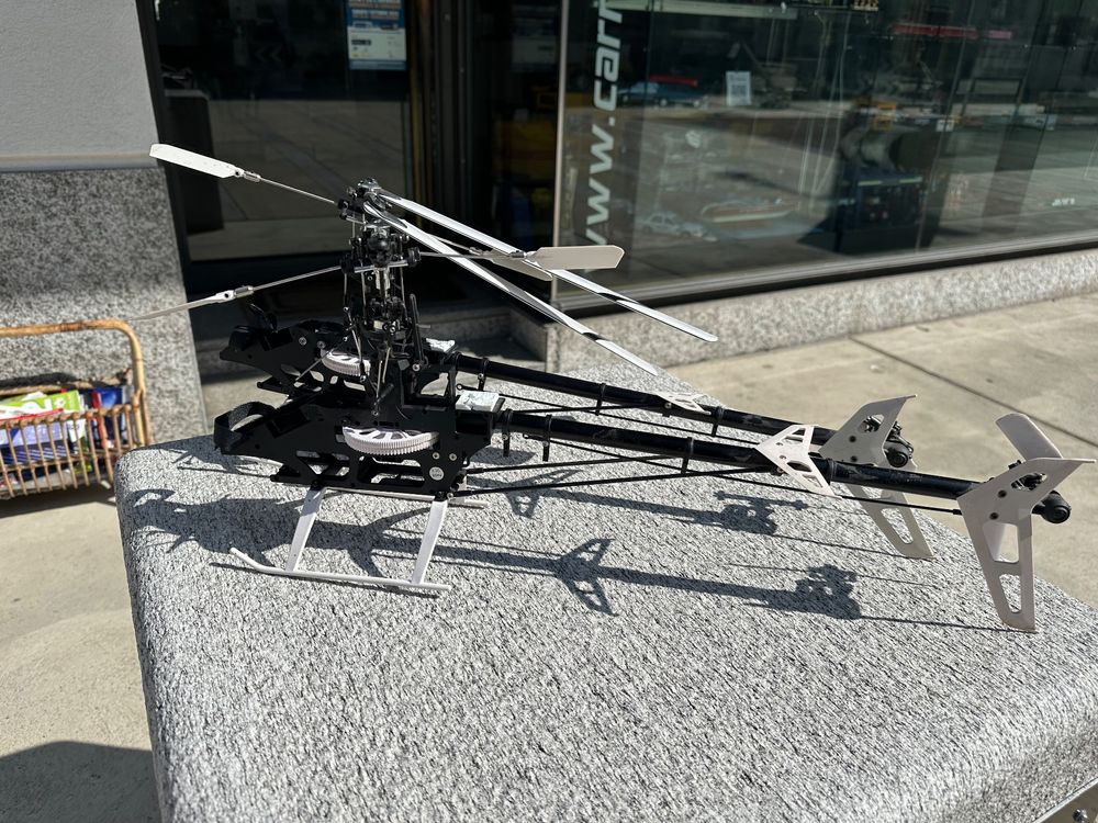 2x crashed Blade eflite 450 rc helicopter (Defekt) in Chiasso für CHF ...