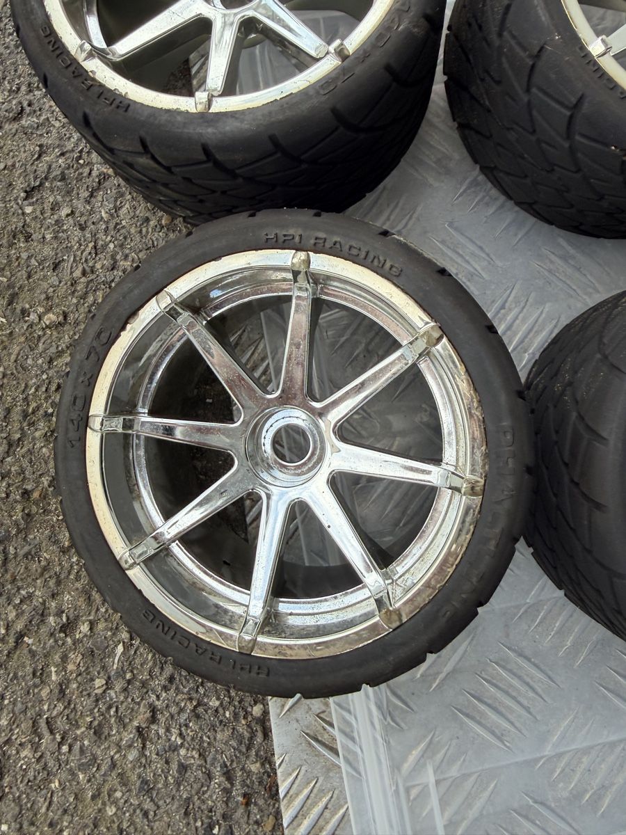 RC Car Karosserie & Reifen Set - Perfekt für tollen Grip (Gebraucht) in ...