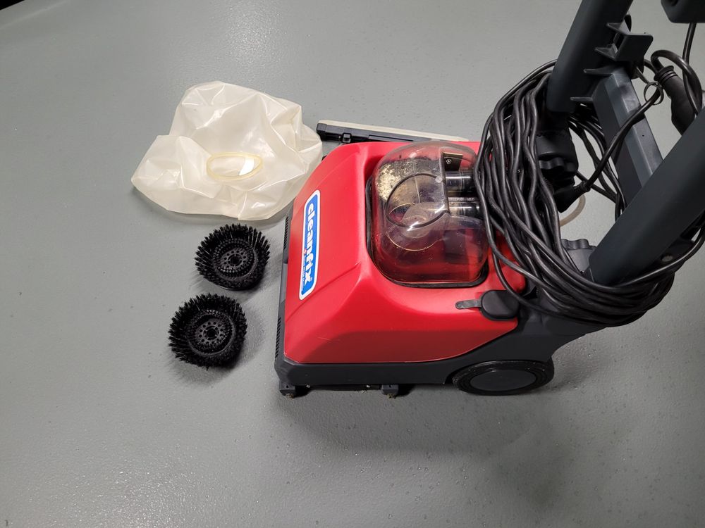 SCHEUERSAUGMASCHINE CLEANFIX RA 300 E (Gebraucht) in Lütisburg- Station ...