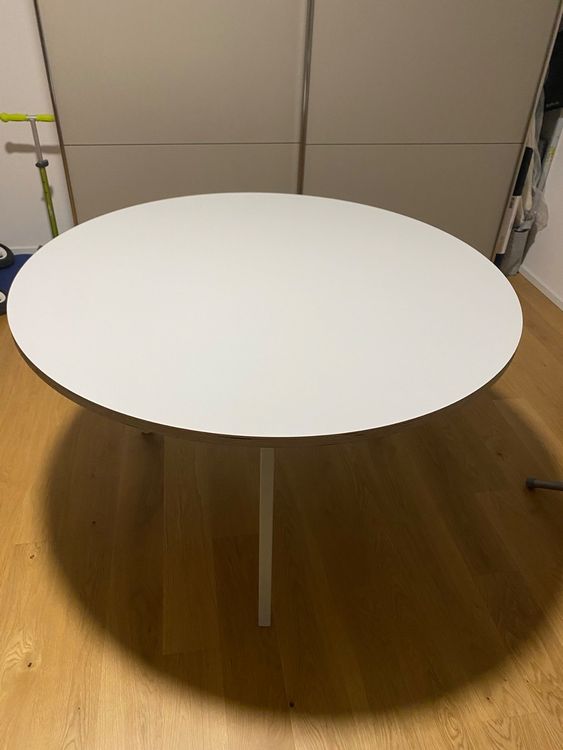 Hay Esstisch rund in gutem Zustand | Kaufen auf Ricardo
