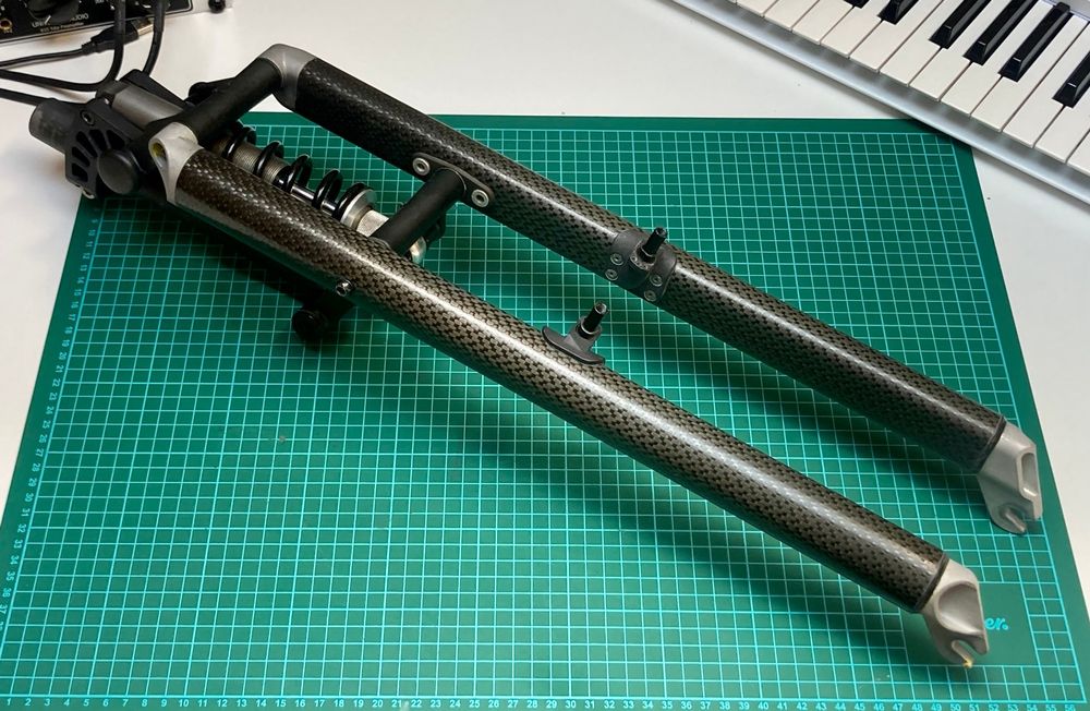 Noleen Girvin / Carbon Cross-Link Suspension Fork / 26" (Gebraucht) in ...