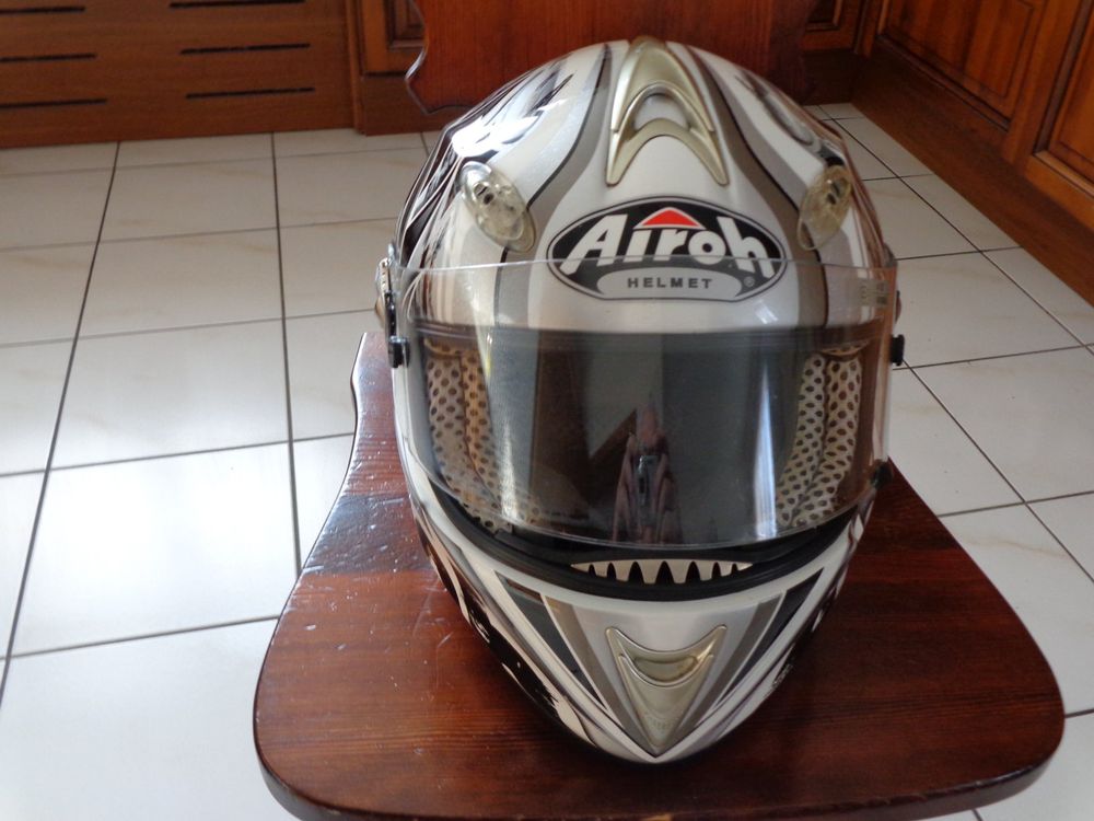 Motorradhelm (Neu (gemäss Beschreibung)) in Oftringen für CHF 50 – nur Abholung auf Ricardo kaufen