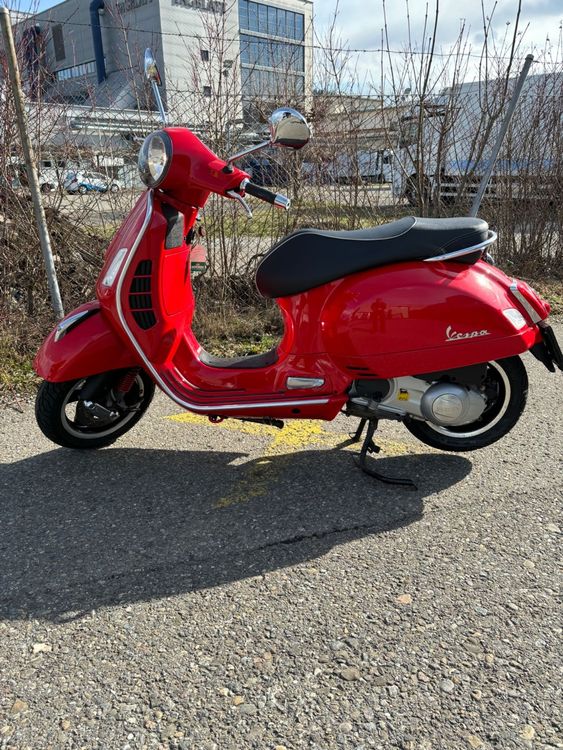 Roller Vespa GTS 300 ABS frisch ab MFK ab Platz (Gebraucht) in St. Gallen für CHF 3510 – nur ...