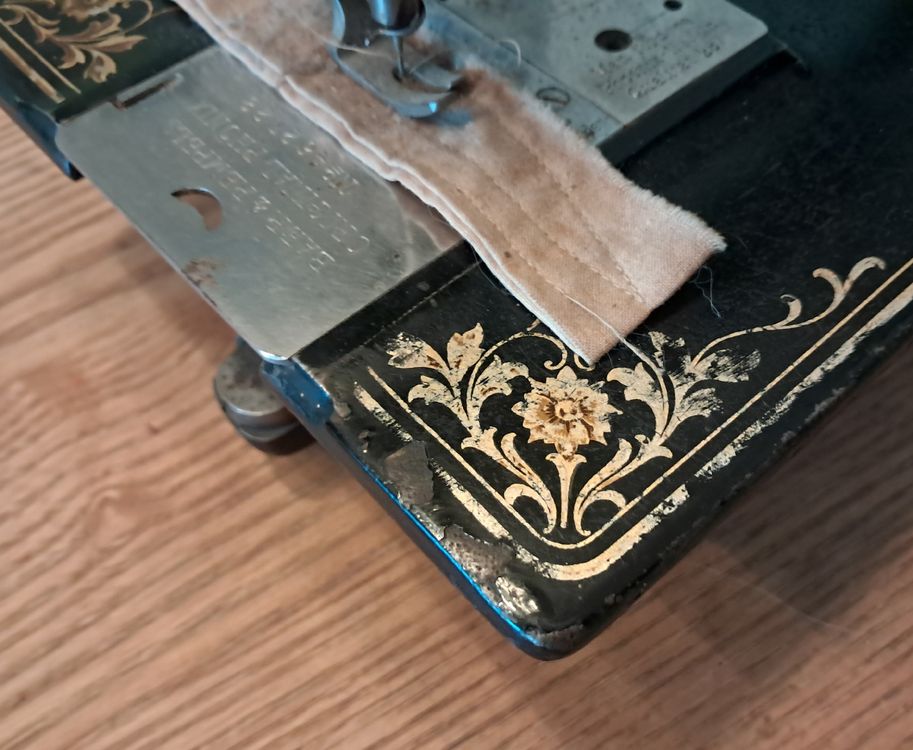 Antike Phoenix Nähmaschine - Deko oder zum Restaurieren! (Defekt) in ...