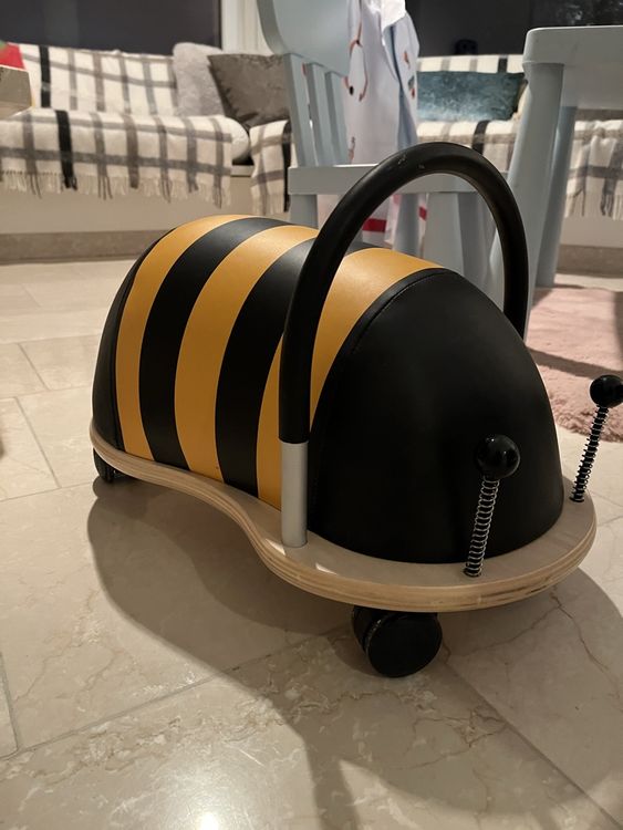 Lauflernwagen/Roller Biene “Wheely Bug” (Gebraucht) in für CHF 20 – nur Abholung auf Ricardo kaufen