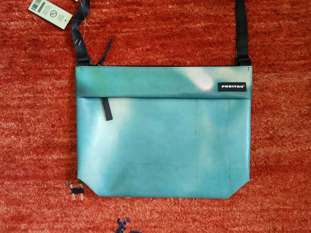 Freitag F553 LOU SHOULDERBAG S | Kaufen auf Ricardo