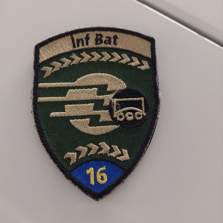 Badge Schweizer Armee Inf Bat 16 | Kaufen auf Ricardo