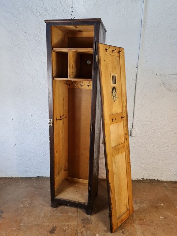 Antiker Fabrik Holz Spind Garderobenschrank Industrial | Kaufen auf Ricardo
