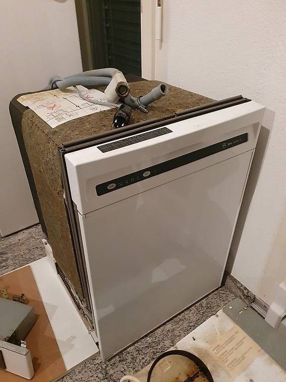 Geschirrspüler VZUG Adora N CH-Norm (55 cm) (Gebraucht) in Niederhasli ...