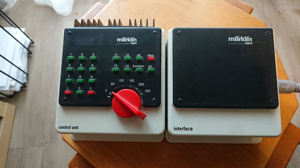 Märklin 6021 + 6051 (Control-Unit und Interface) (Gebraucht) in Embrach ...