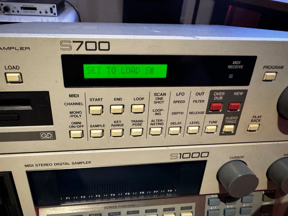 Akai S-700 - 12 Bit Sampler + USB Drive | Kaufen auf Ricardo