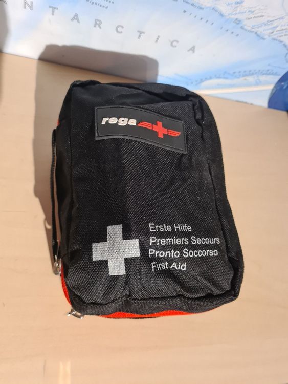 Outdoor-Notfallset "Rega" (Gebraucht) in Gommiswald für CHF 9.95 – mit ...