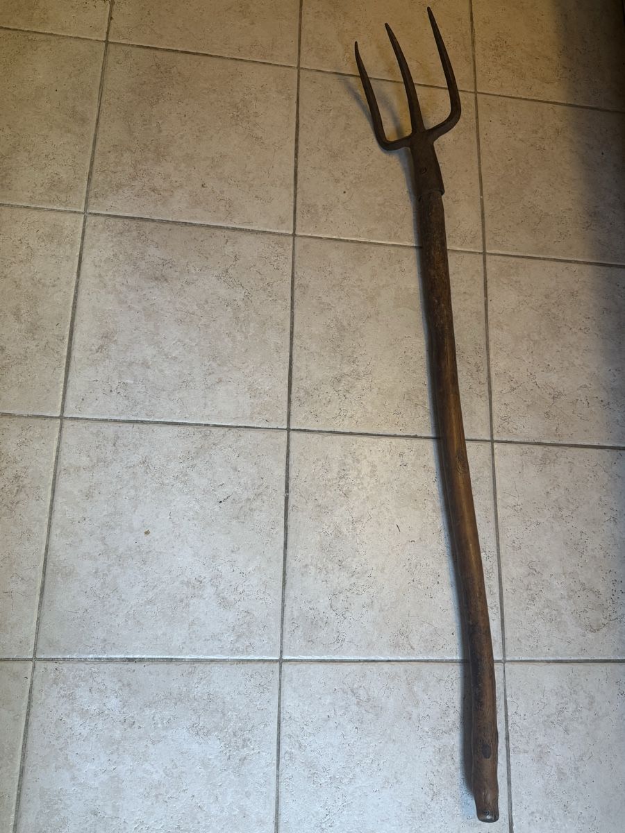Antike Mistgabel aus dem Lötschental (Gebraucht) in Stallikon für CHF 1 ...
