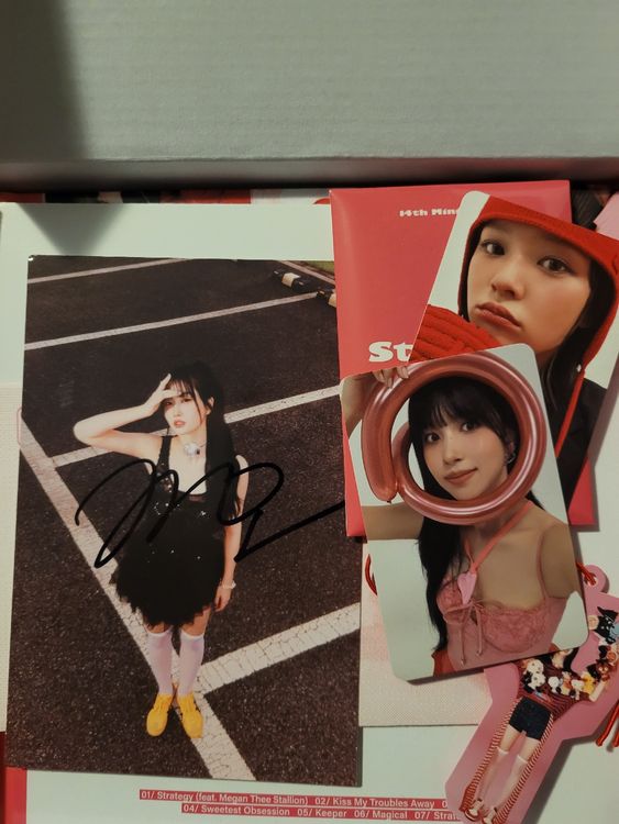 Twice Strategy Momo Signed album (Neu und originalverpackt) in Zürich ...