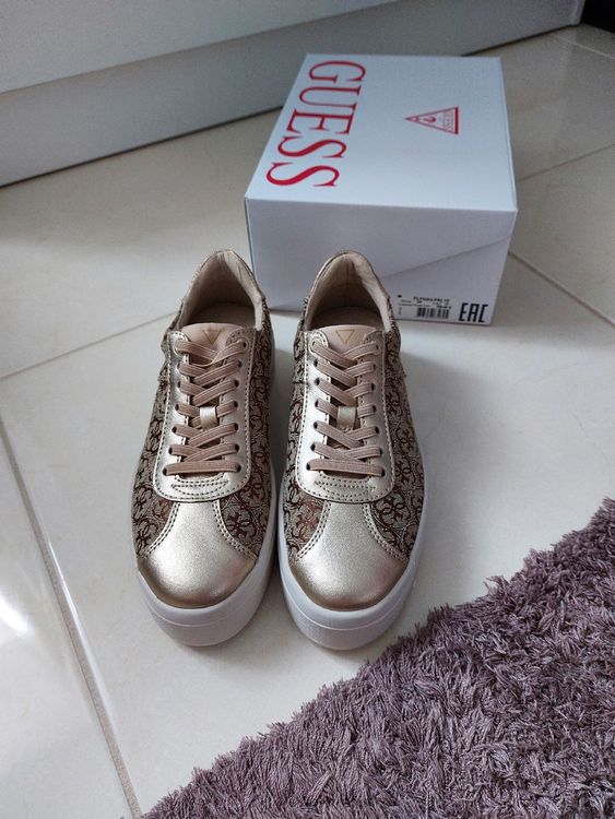 Basket Guess , beige or (Neuf avec emballage d'origine) à Formangueires ...
