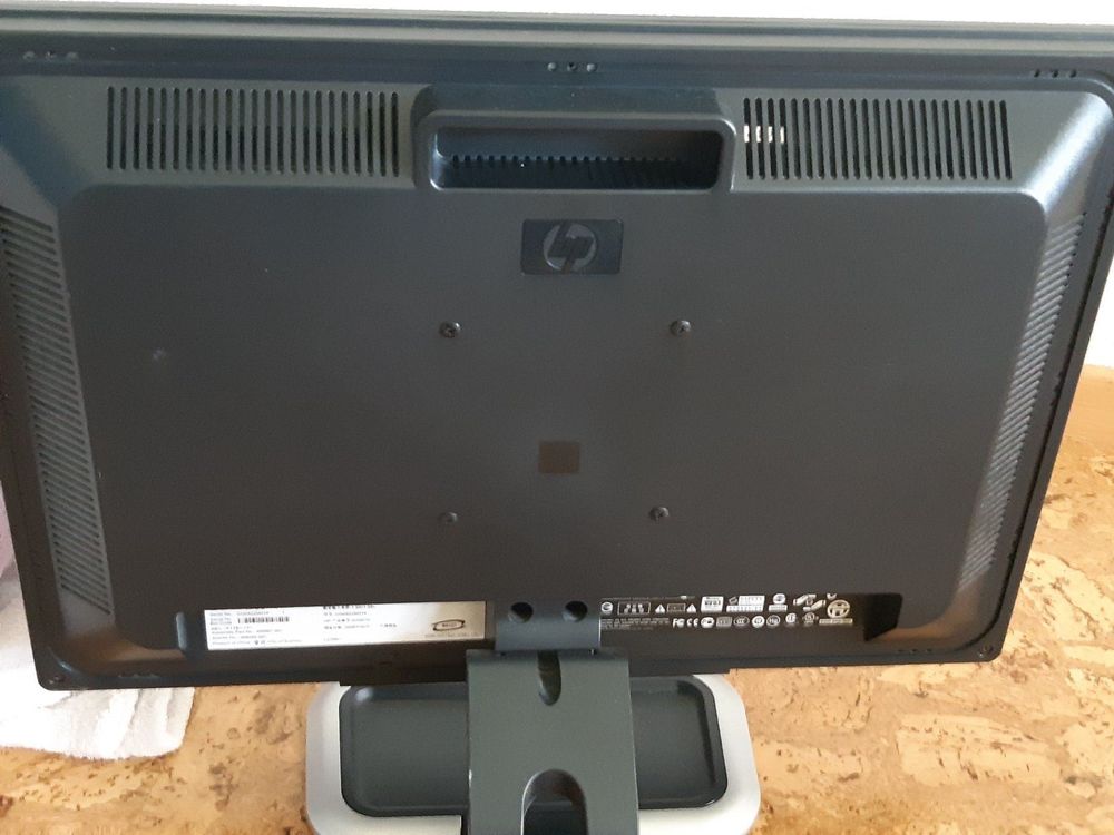 Monitor HP L2208w Analog LCD (Gebraucht) in Aarburg für CHF 1 – nur ...