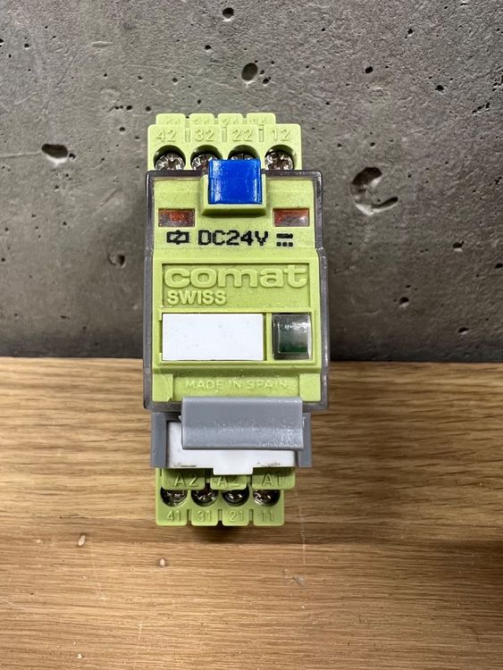 5 Stück - Comat Relais mit Sockel | Kaufen auf Ricardo