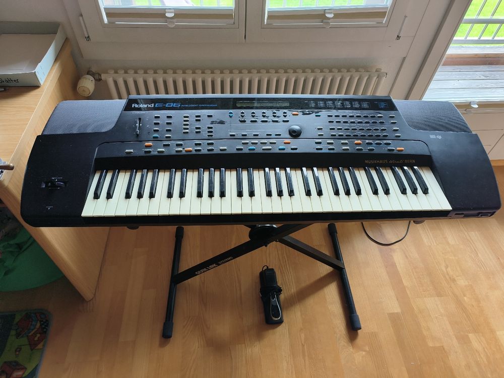 Roland E-86 Intelligent Synthesizer (Gebraucht) in Brenzikofen für CHF 70 – nur Abholung auf ...