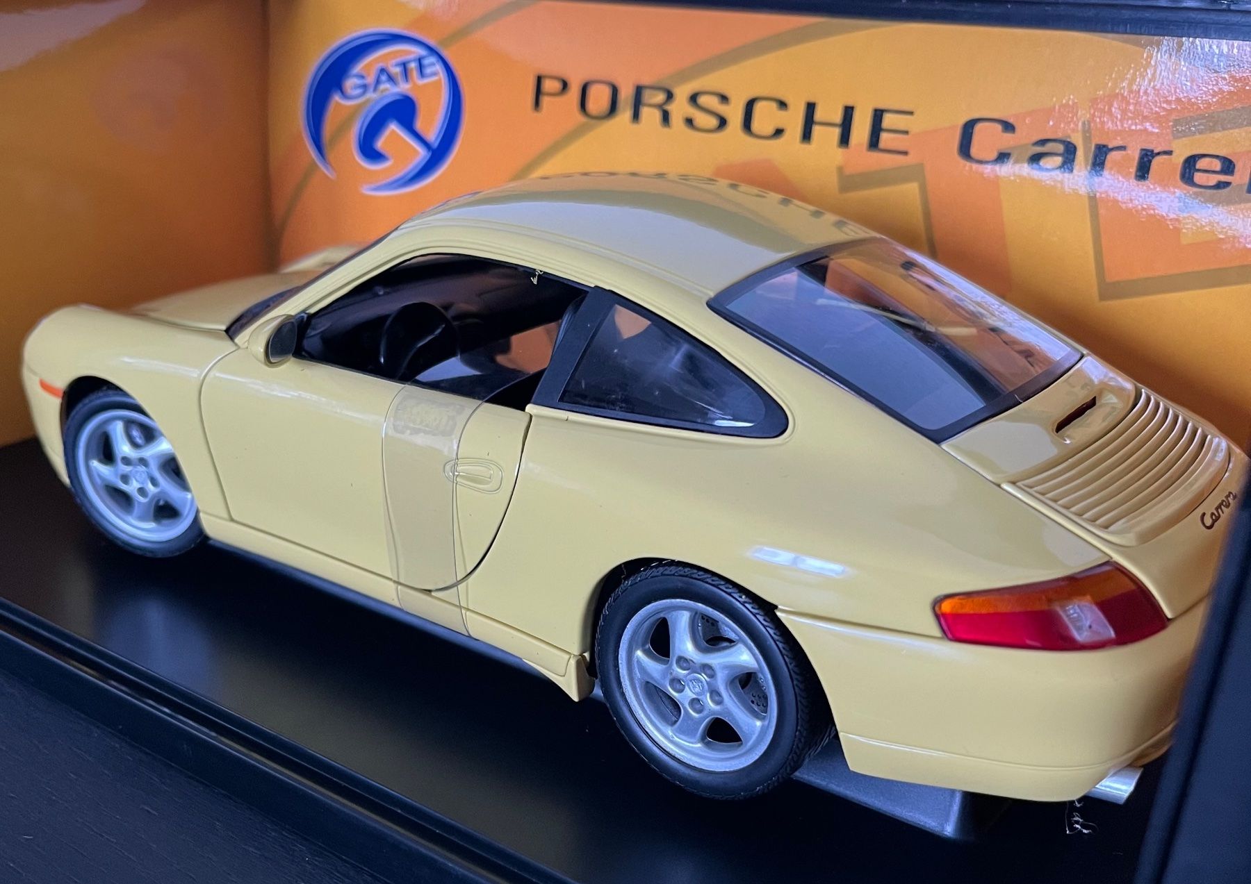 Porsche Carrera 996 Coupé 1:18, Replica, Gate (Gebraucht) in St-Cergue ...