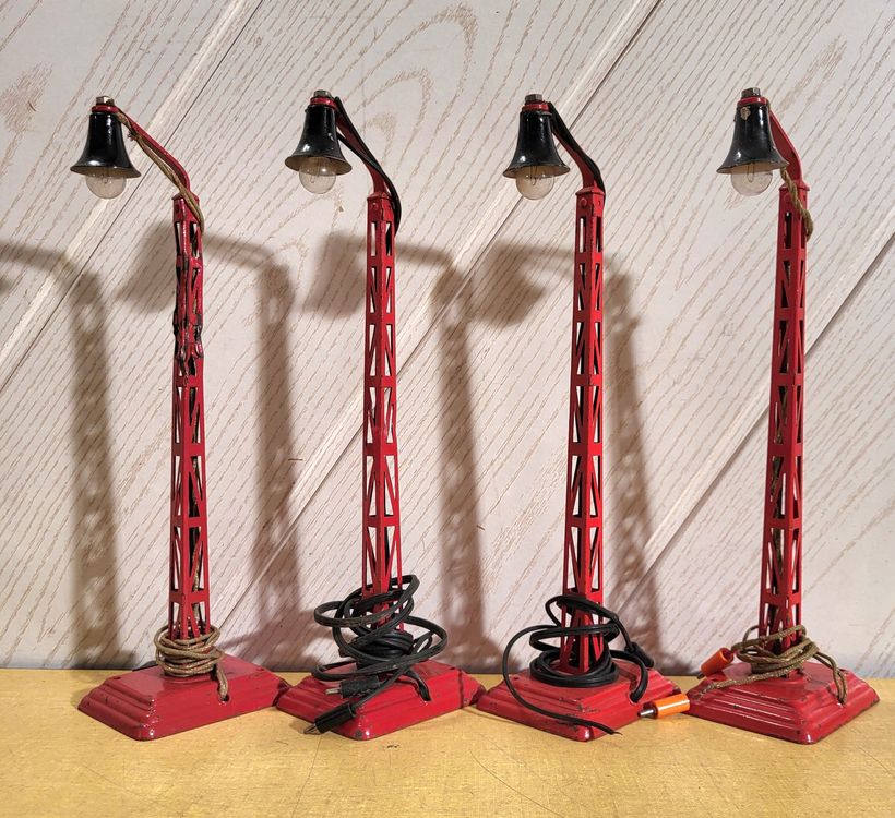 MÄRKLIN 13452/1 - 4 Stück - GITTERMASTLAMPEN - 1 armig (Gebraucht) in ...