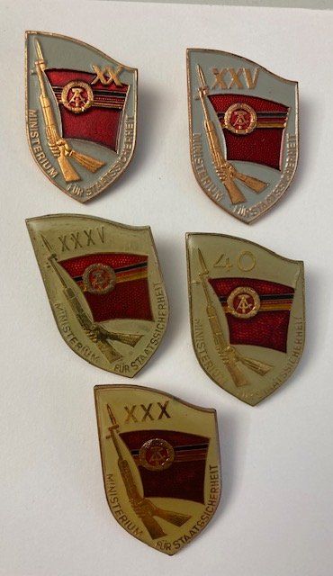 5 seltene DDR MfS Abzeichen Ministerium für Sicherheit (Gebraucht) in ...