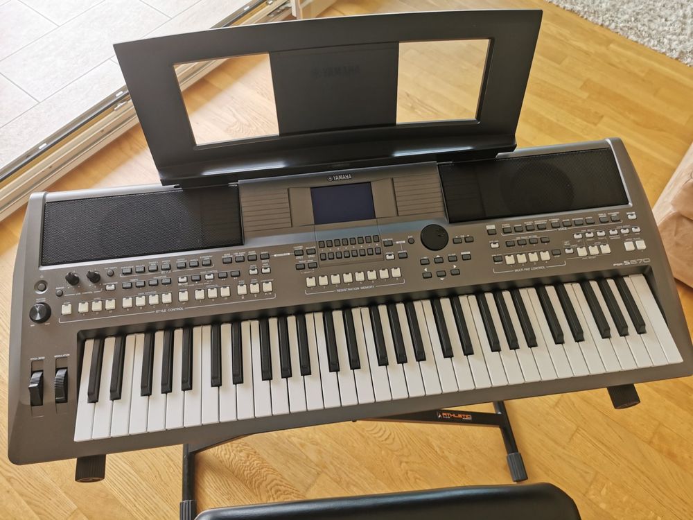 Keyboard Yamaha PSR S670 (Gebraucht) in Steinen für CHF 430 – nur ...