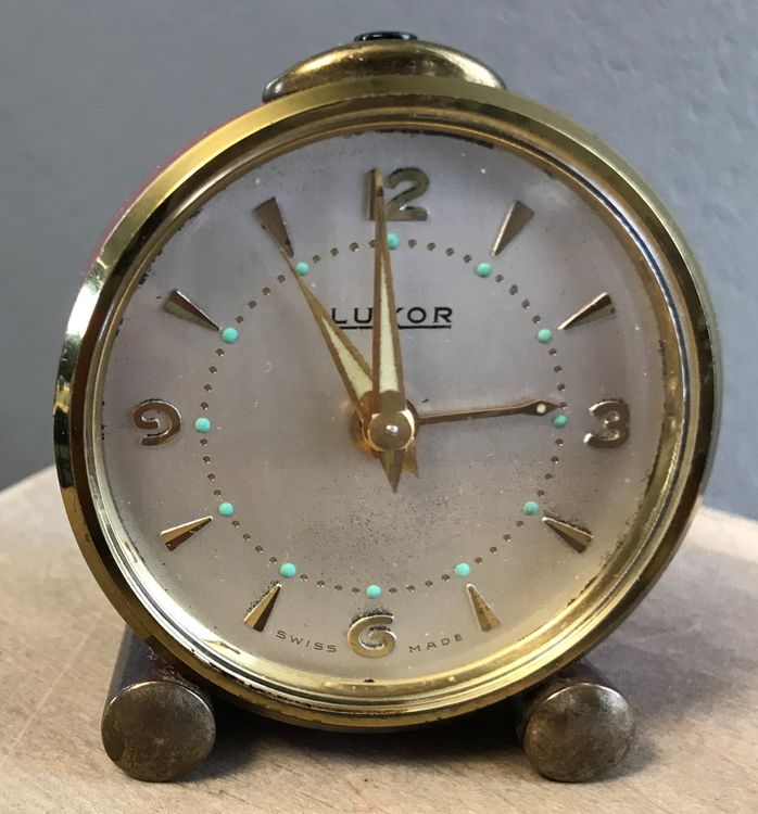 Alter mechanischer Wecker Swiss made rot LUXOR defekt | Kaufen auf Ricardo