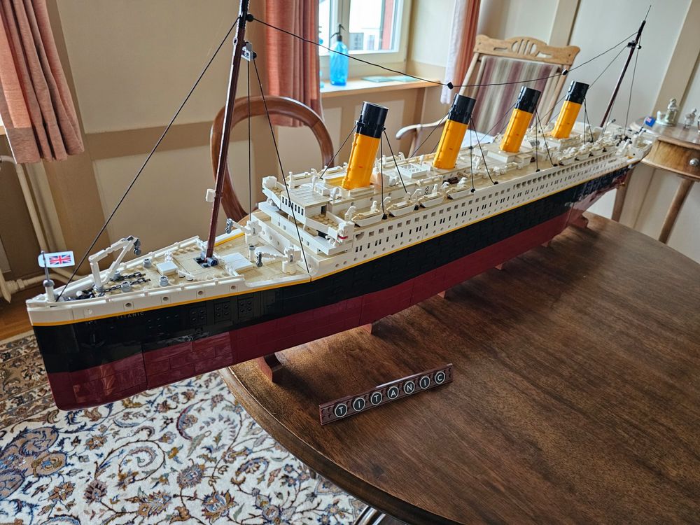 Lego Creator Titanic (Neu (gemäss Beschreibung)) in Wald für CHF 480 ...