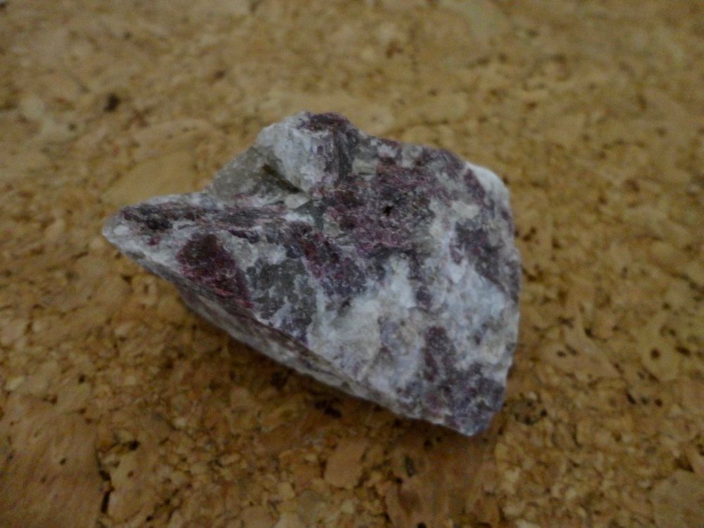 Turmalin rot roh / Rubellit (Neu (gemäss Beschreibung)) in Biberist für ...