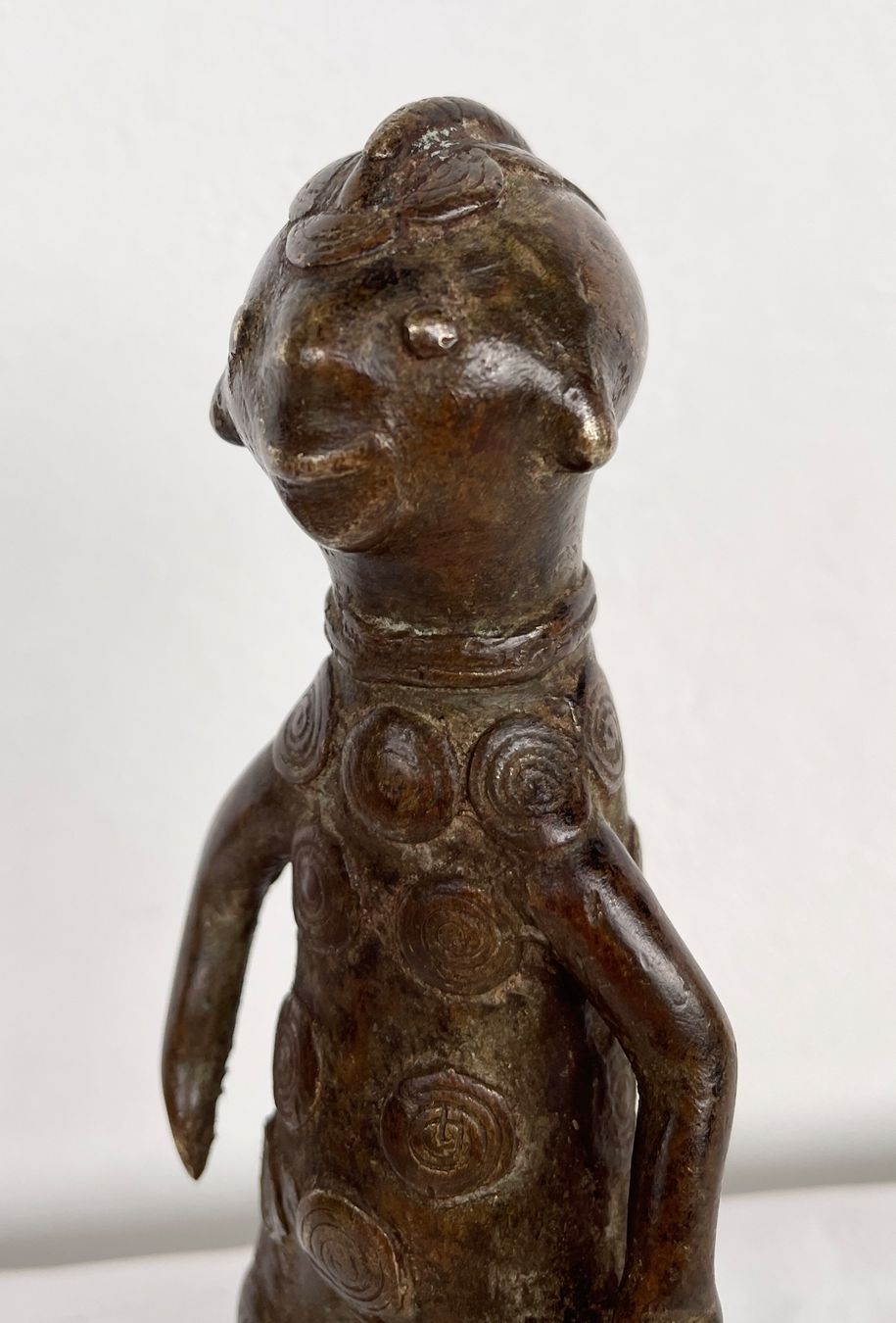 Rarität ausdrucksstarke Benin Bronze Figur König H 17,5 cm (Gebraucht) in Rüthi (Rheintal) für ...