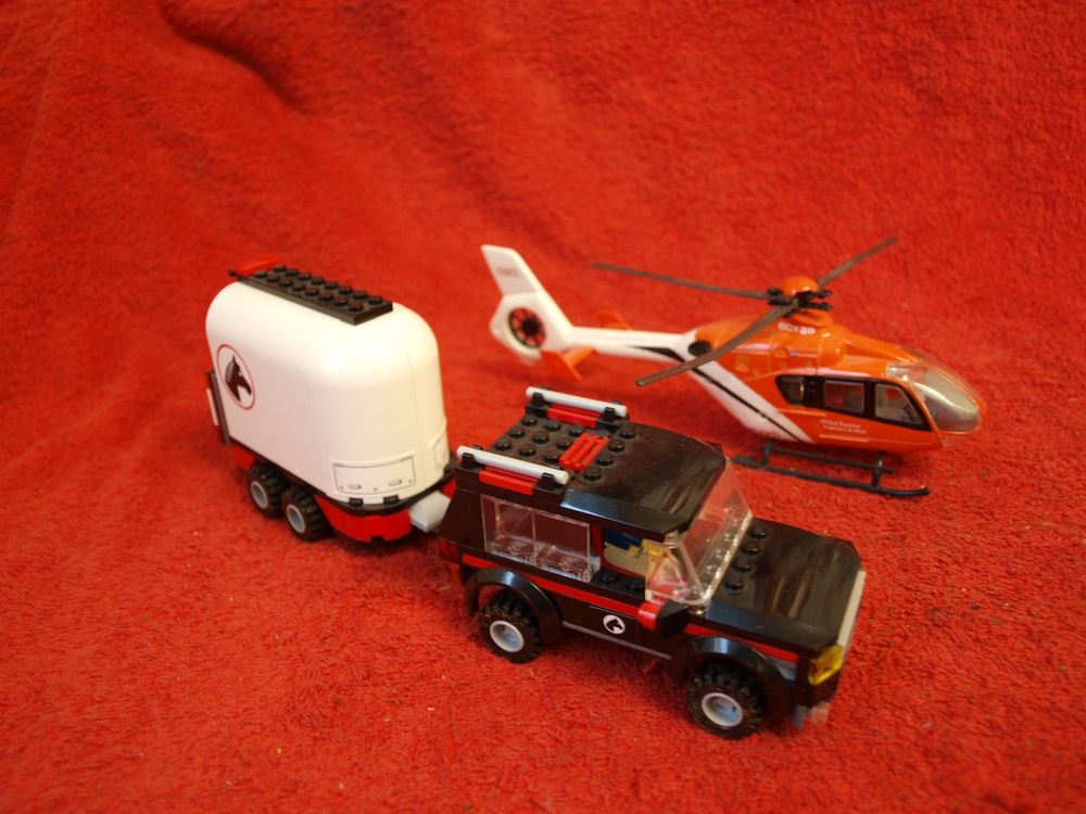 Pferde Transporter von Lego + ein Helli ? nur 3 Blätter (Gebraucht) in ...