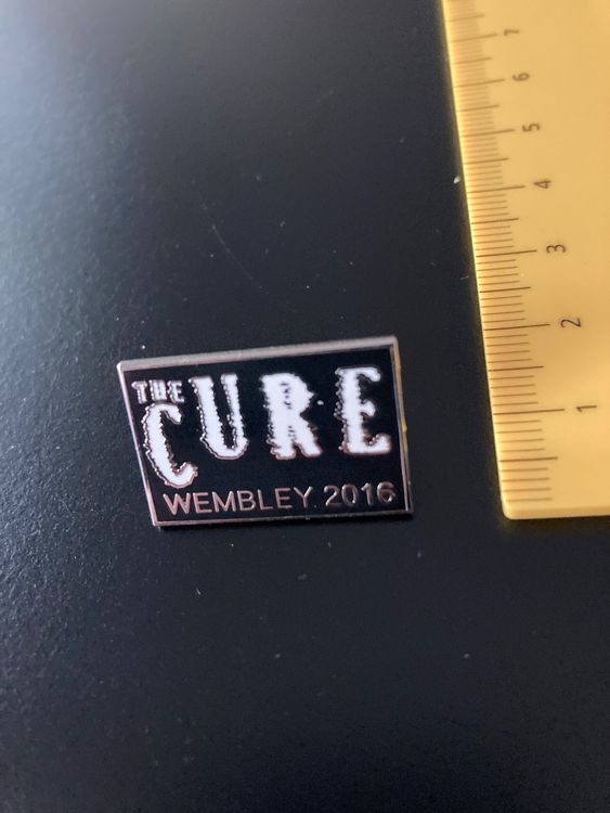 Pin's The Cure Wembley 2016 (Neu (gemäss Beschreibung)) in Fribourg für ...