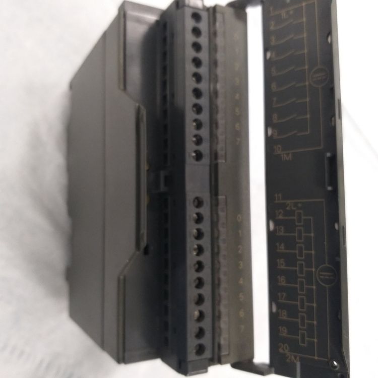 Siemens S7-300 Modul SM323 8DI/8DA (Gebraucht) in Worben für CHF 49 ...