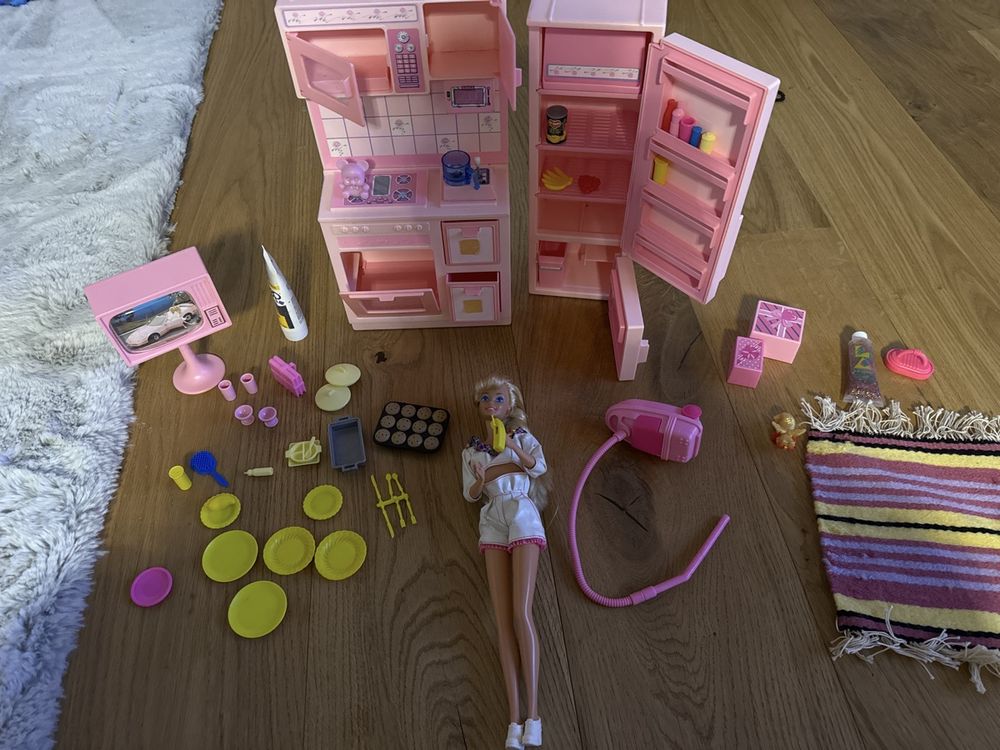 Barbie mit Küche (Gebraucht) in Starrkirch-Wil für CHF 10 – mit Lieferung auf Ricardo kaufen