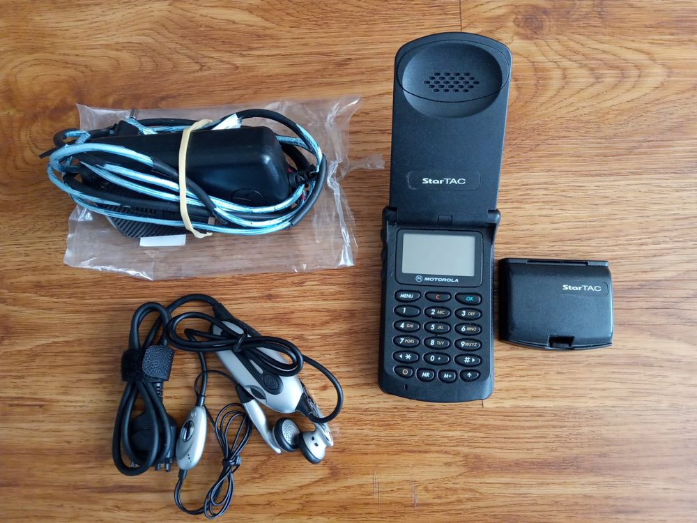 Altes Kult Sammler Handy Motorola Star TAC (Gebraucht) in Niederried ...