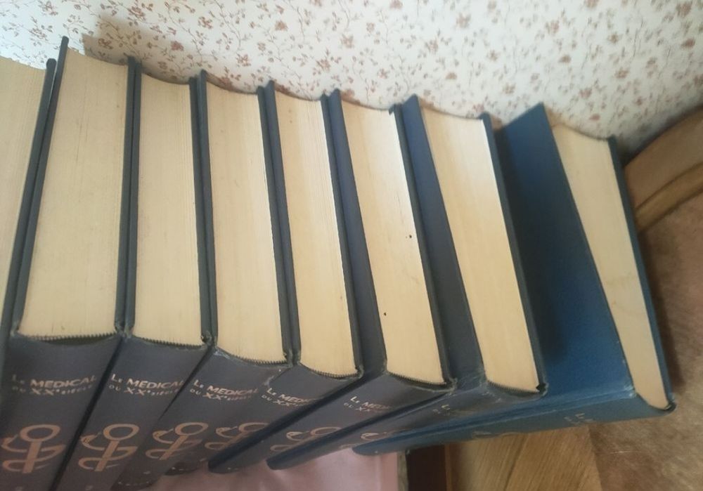 Collection "Le Médical du XXe siècle", 8 volumes en français (D ...