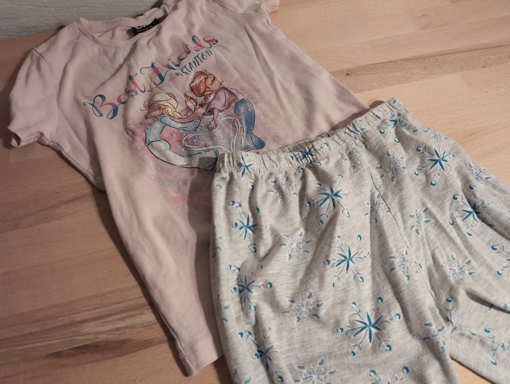 Kinder Pyjama Anna und Elsa Gr. 128 (Gebraucht) in Greppen für CHF 2 ...