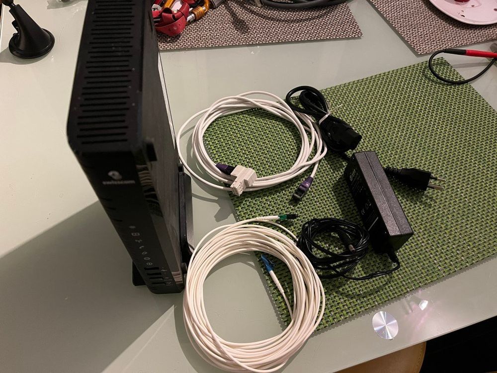 Swisscom Centro Business 2.0 Router mit Fiber und Kupfer (Gebraucht) in ...